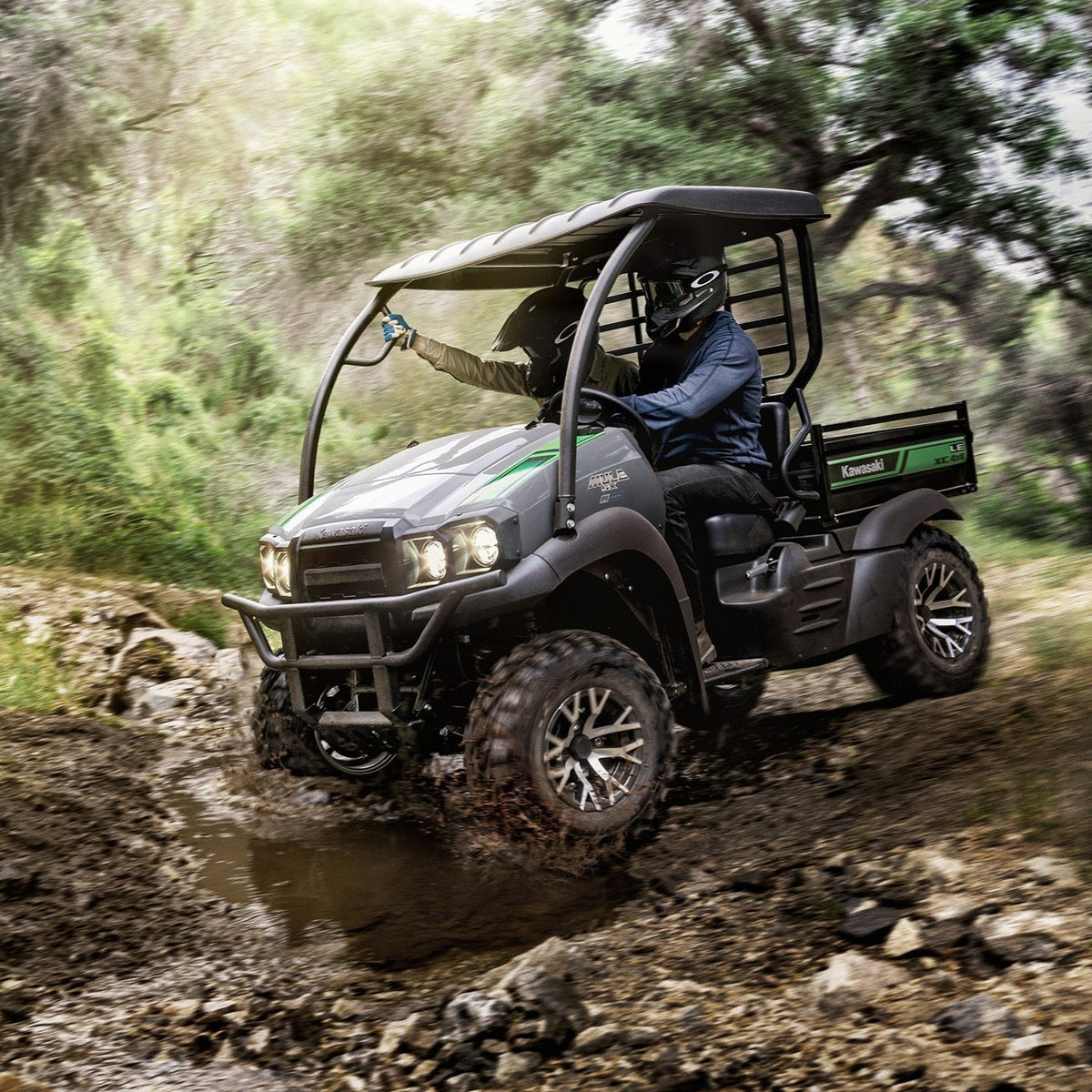 SIDE X SIDE – Wheels and Waves